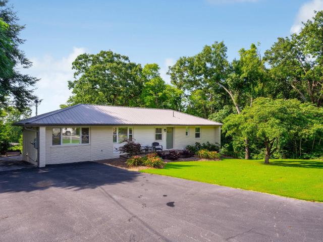 3594 Knollwood Hill Drive