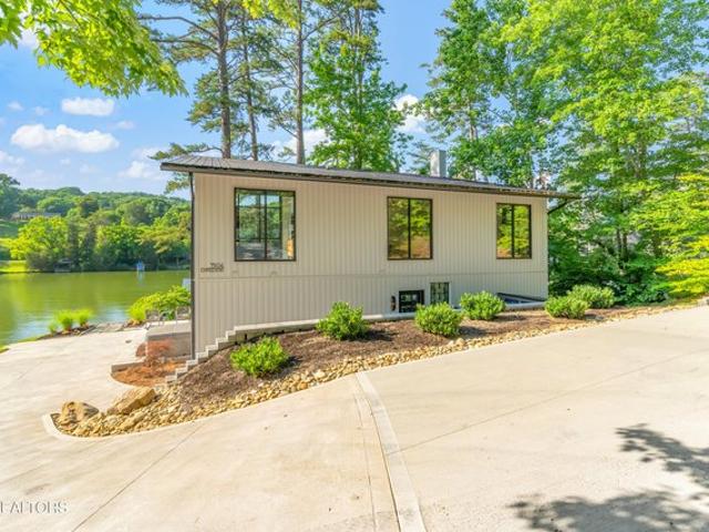 3594 Lakeland Dr, Lenoir City, TN 37772
