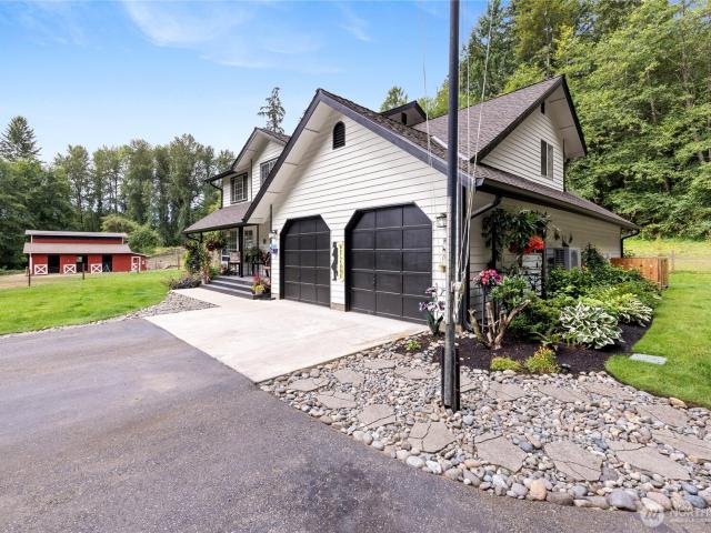 3594 Salmonberry Drive SE