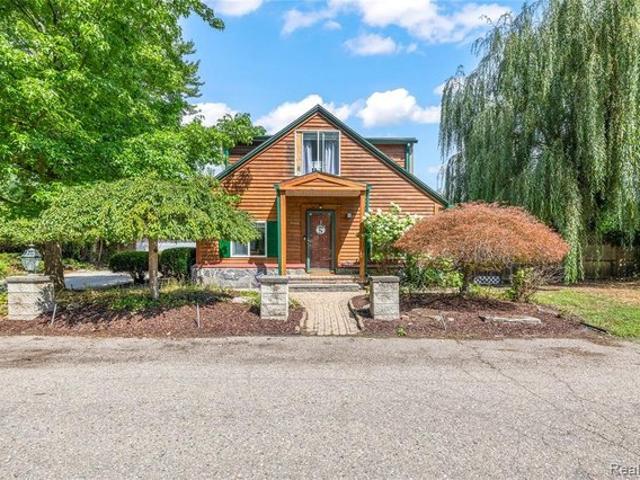 35966 Cypress St, Romulus, MI 48174