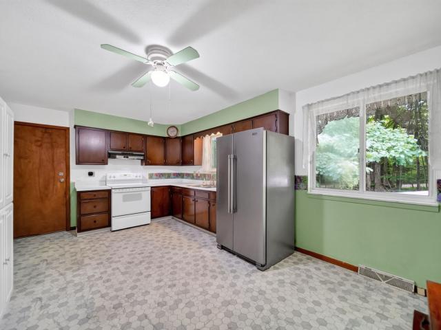 35999 Lake Shore