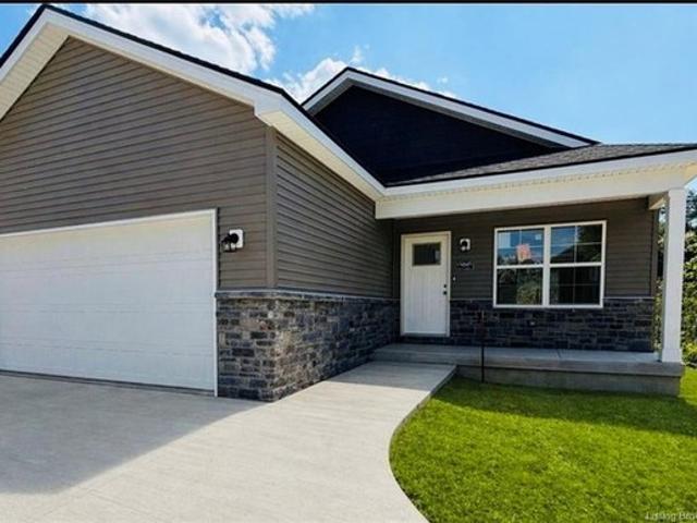 3599 Old Vincennes Rd, Floyds Knobs, IN 47119