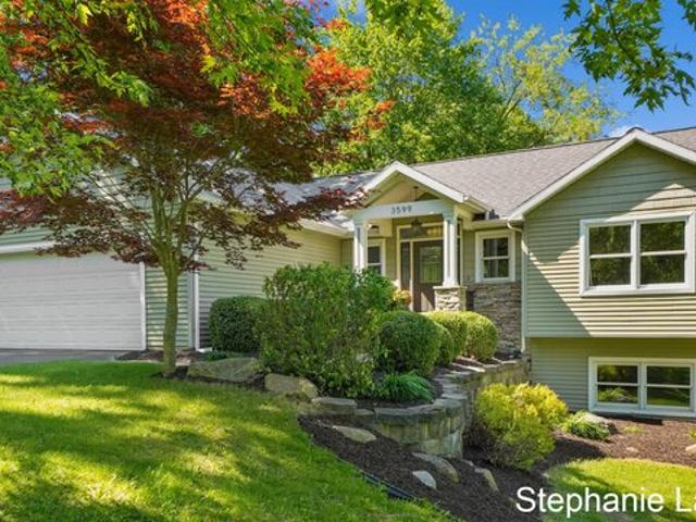 3599 11 Mile Rd NE, Rockford, MI 49341