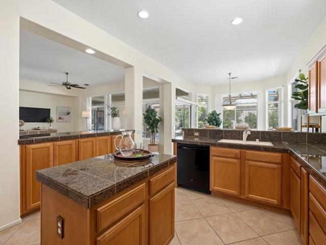 35907 Royal Vista Way, Palm Desert, CA 92211