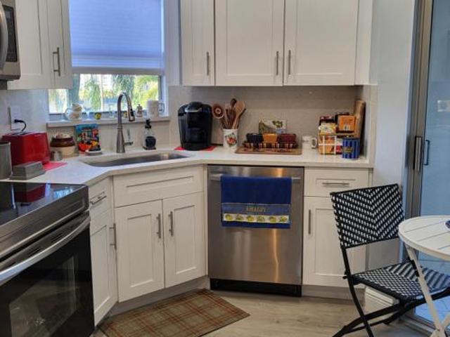 3590 Via Poinciana #311, Lake Worth, FL 33467