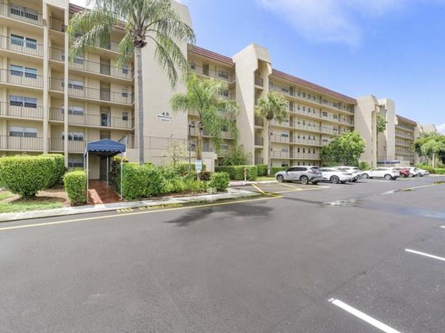 3590 Via Poinciana Apt 107, Lake Worth, FL 33467
