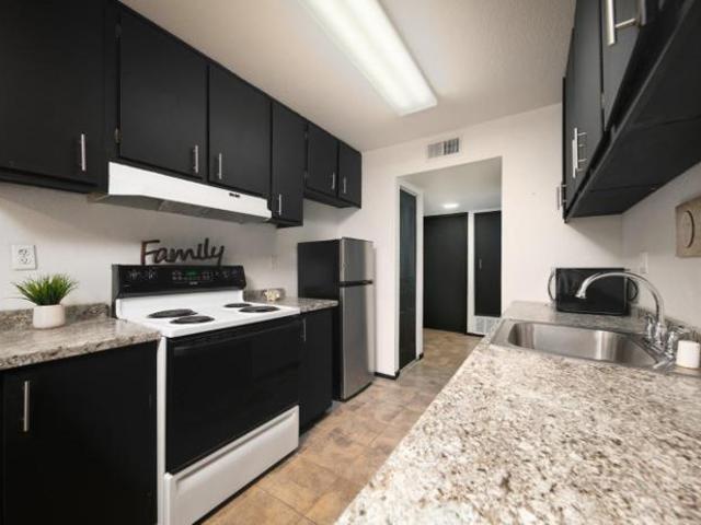 3591 Quail Lakes Dr #163, Stockton, CA 95207
