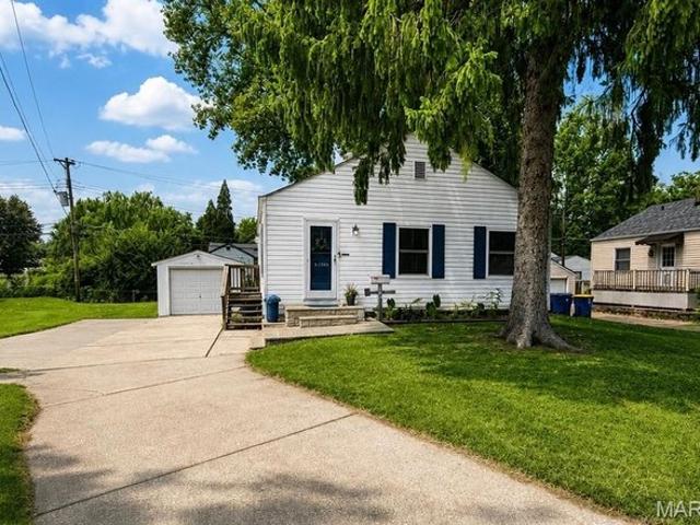 3591 Saint Christopher Ln, Saint Ann, MO 63074