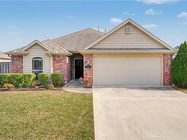3591 W Foxtail Lily Ln, Fayetteville, AR 72704