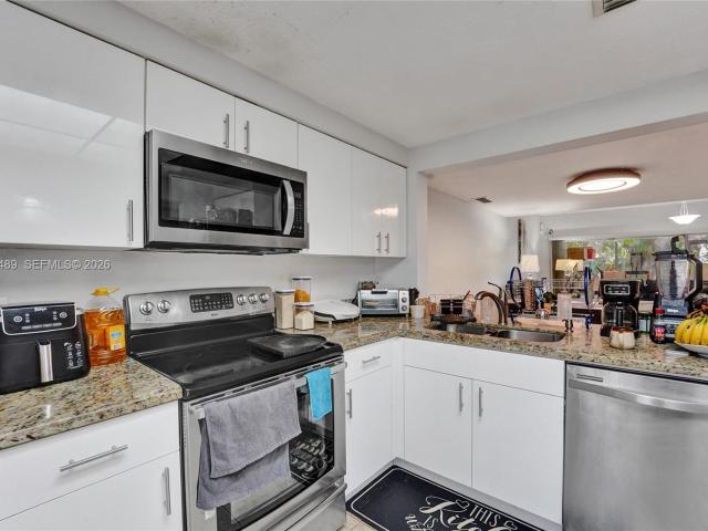 3592 NW 83rd Ln, Sunrise, FL 33351 | MLS #A11993