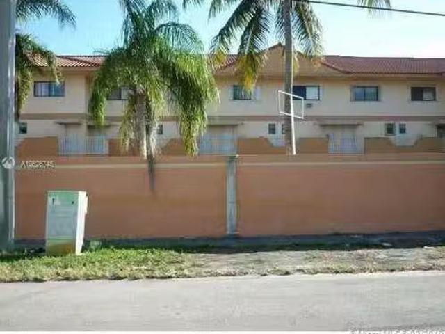 35933673 220 W 68th St #101