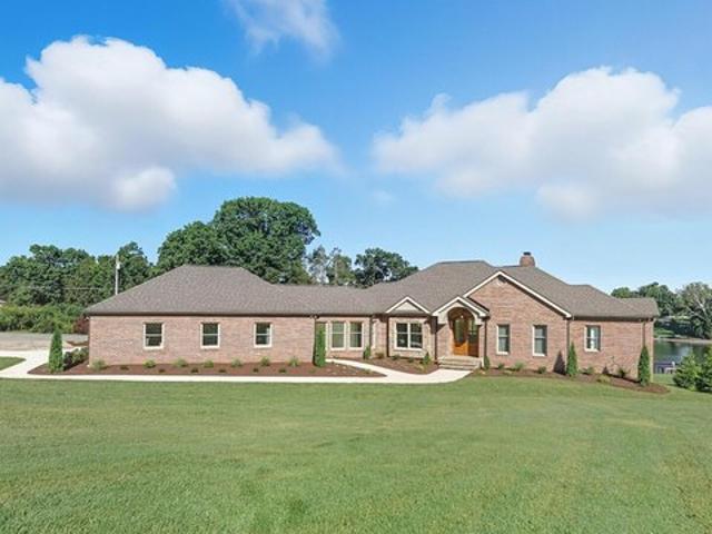 359 Carroll Creek Rd, Johnson City, TN 37601