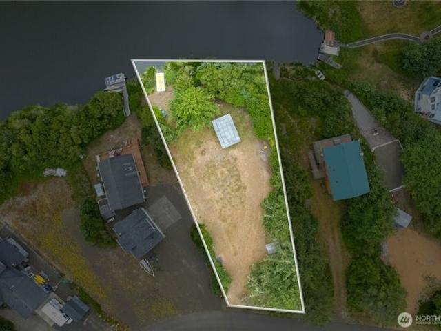 359 Goeduck Loop SW, Ocean Shores, WA 98569