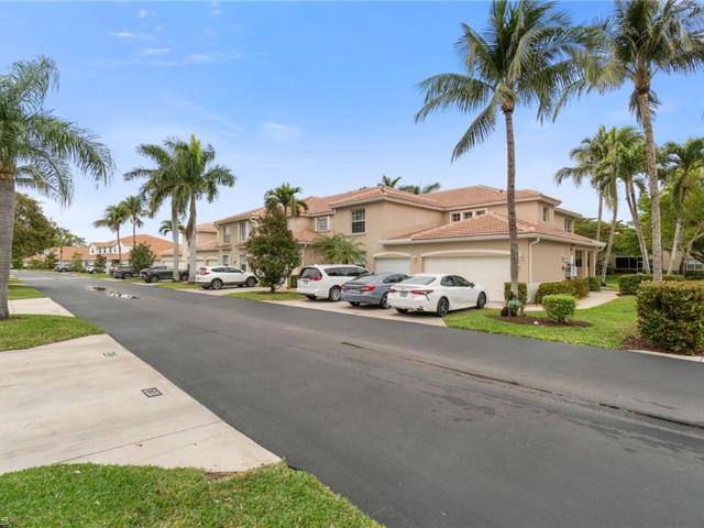 359 Dover Pl, Unit E204, Naples, FL 34104 | MLS #226011