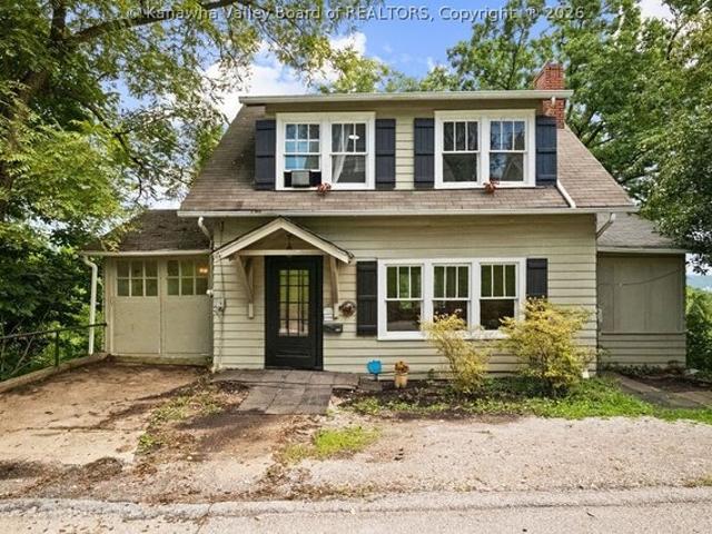 359 Fairview Dr, Charleston, WV 25302