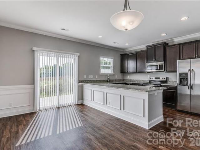 359 Halton Crossing Drive SW