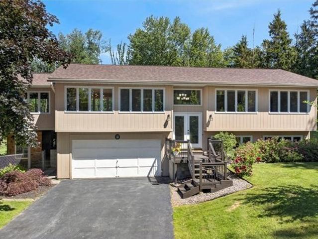 359 Hillside Cir, Macedon, NY 14502
