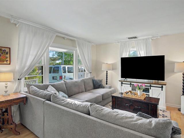 359 Moffitt Boulevard
