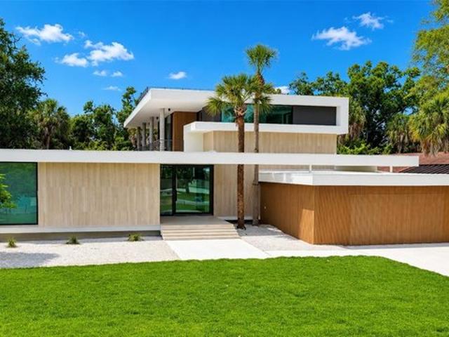 359 N Shore Dr, Sarasota, FL 34234