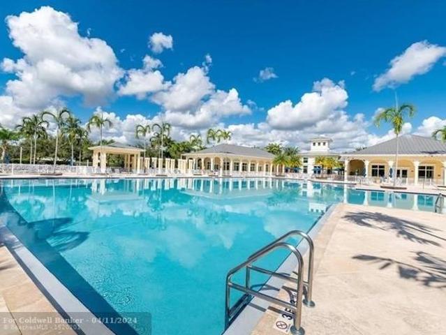 359 NE 27th Terrace #204, Homestead, FL 33033