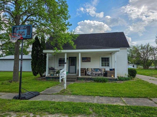 359 J St NW, Linton, IN 47441