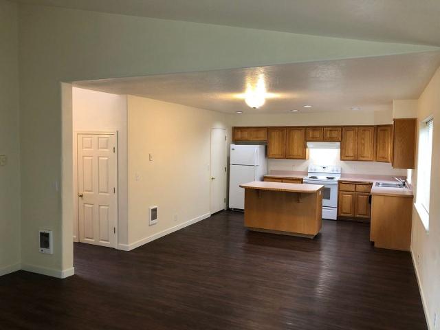 359 S. 58th St. 3 Bedroom Apartment for Rent at 359 S 58th St, Springfield, OR 97478