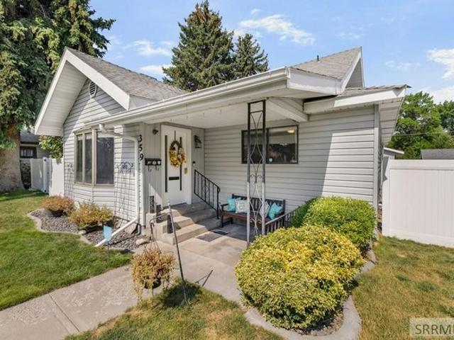 359 S Shilling Ave, Blackfoot, ID 83221