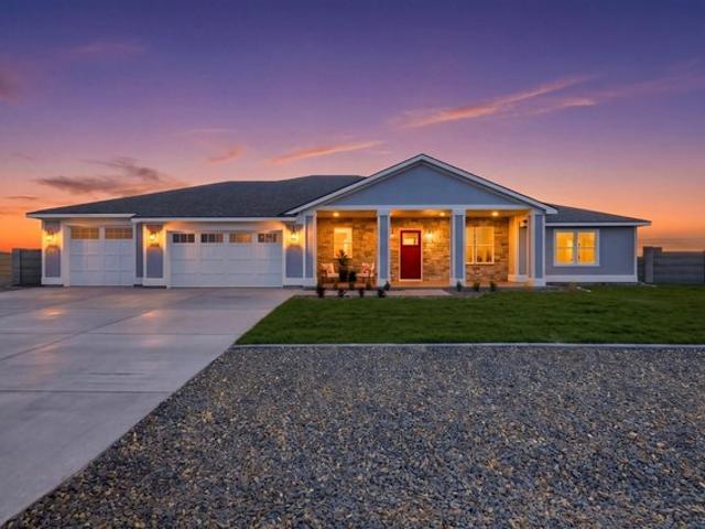 359 Panoramic Dr, Pasco, WA 99301