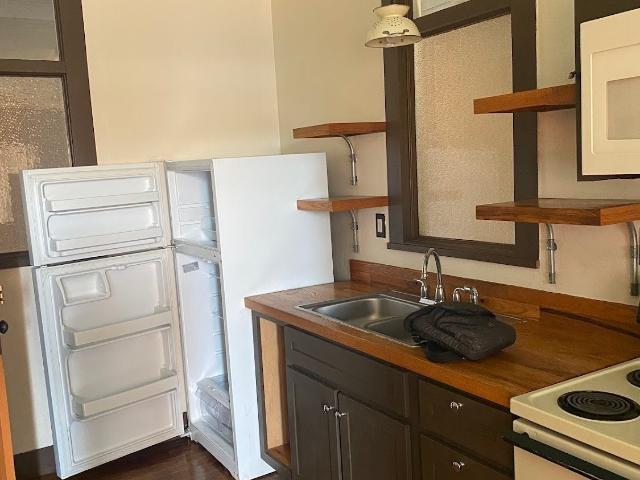 359 Railroad Street A