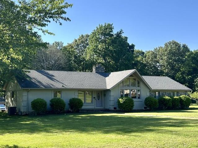 359 Rhea Lee Dr, Paducah, KY 42001