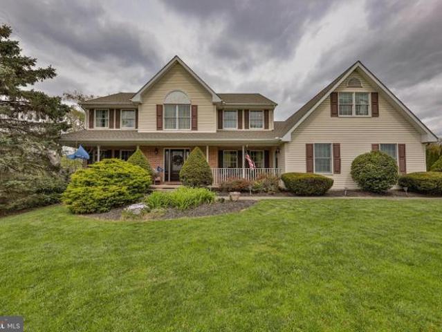 359 Winter Springs Rd, Nazareth, PA 18064