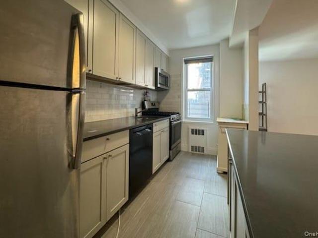 35 40 75th Street 3B