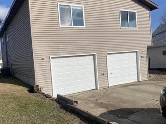 35 4th Ave, Dickinson, ND 58601