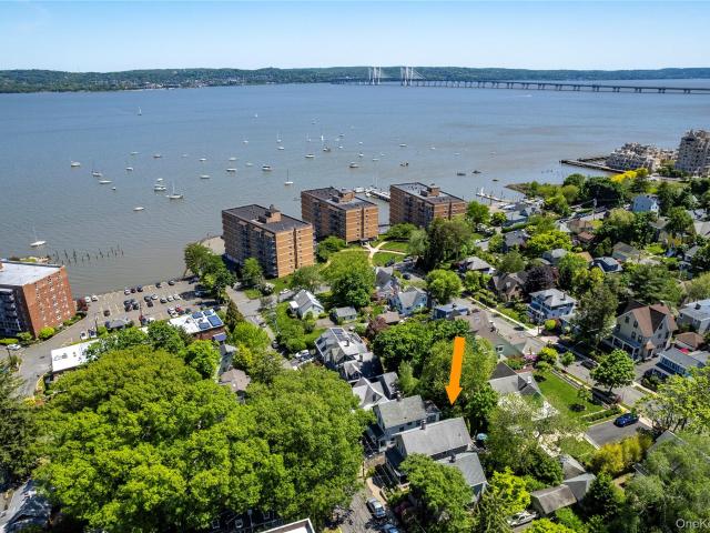 35 4th Avenue