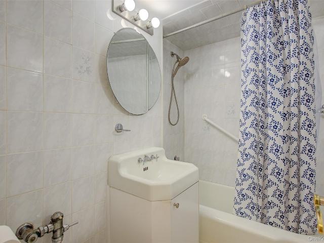 35 51 85th Street, Unit 2C