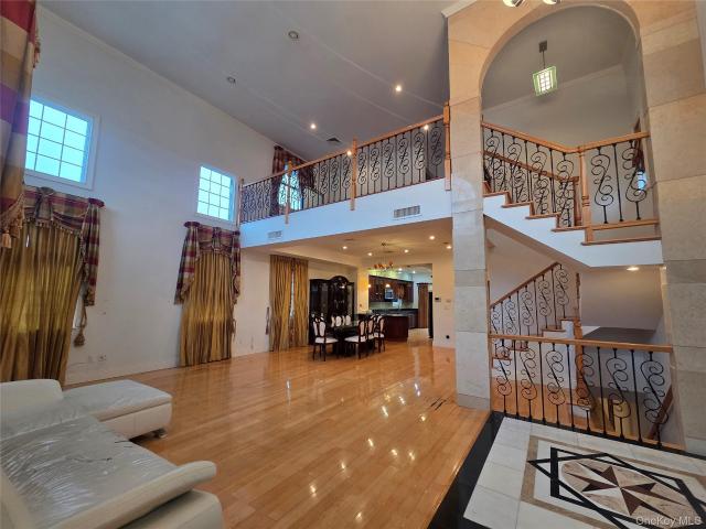 35 62 th Street