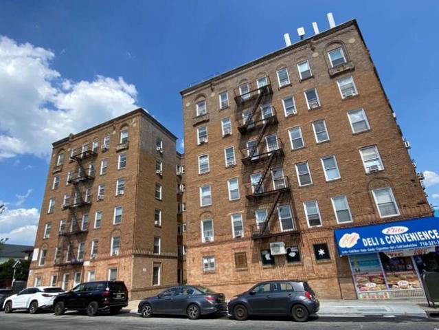 35 91 161 St 2A, Flushing, NY