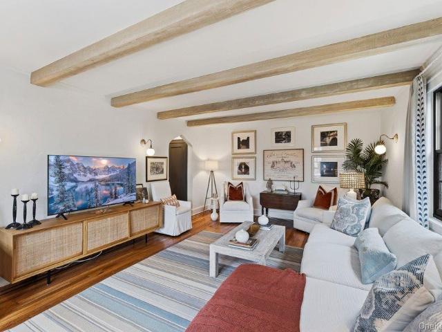 35 05 th Street 1