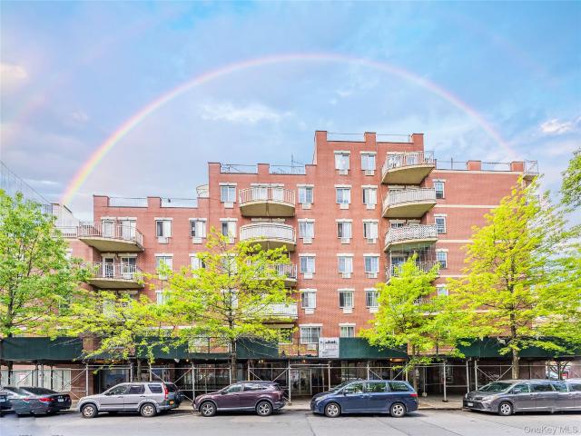 35 06 Leavitt Street, Unit 3B | Compass
