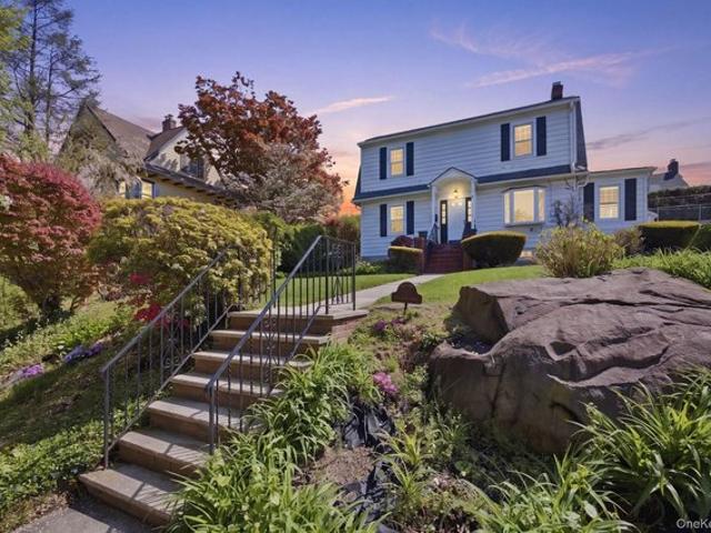 35 19 th St, Flushing, NY 11358