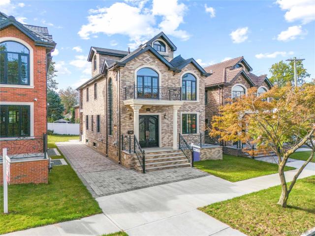 35 22 st Street | Compass