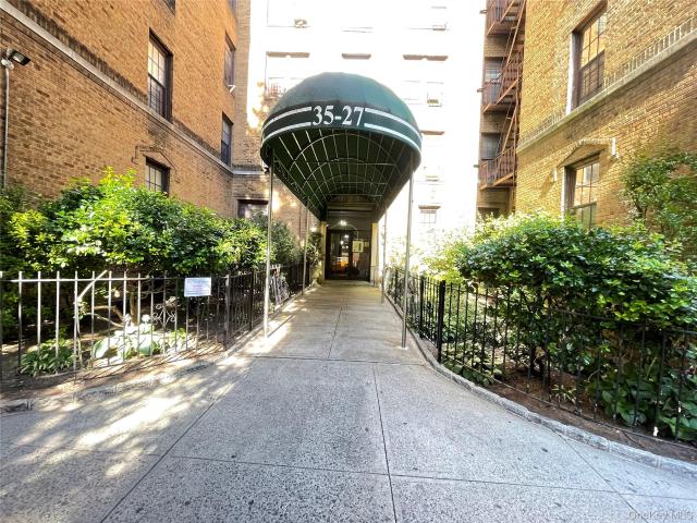 35 27 81ST 6E