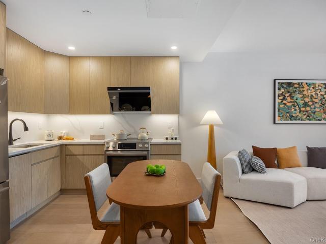 35 30 th Street, Unit 301