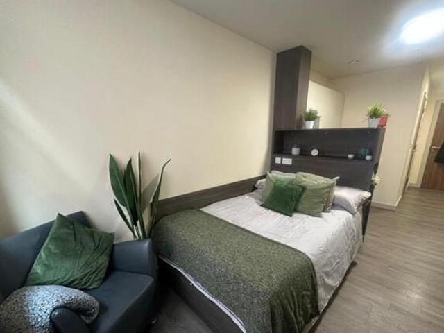 35 37 Hounds Gate, Halley House, Nottingham, Studio Flat For