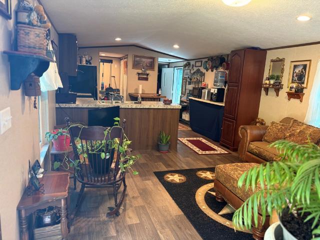 35 Thompson Creek Rd