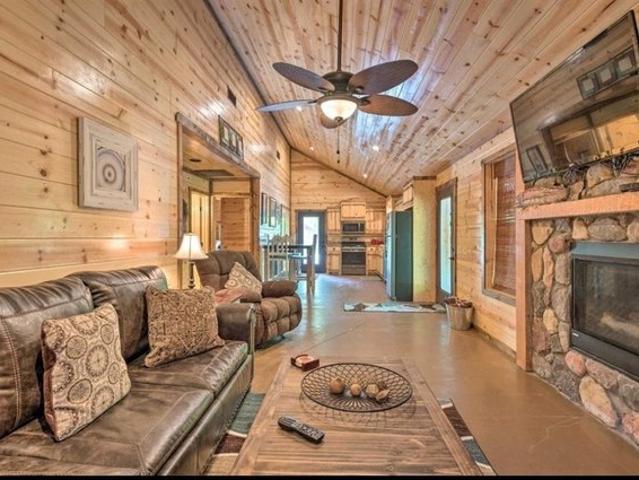 35 Triggerfish Rd, Broken Bow, OK 74728