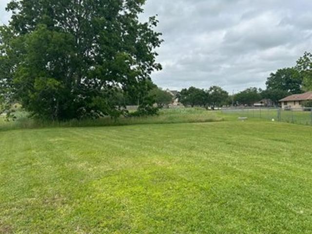 35 TX 288, Angleton, TX 77515