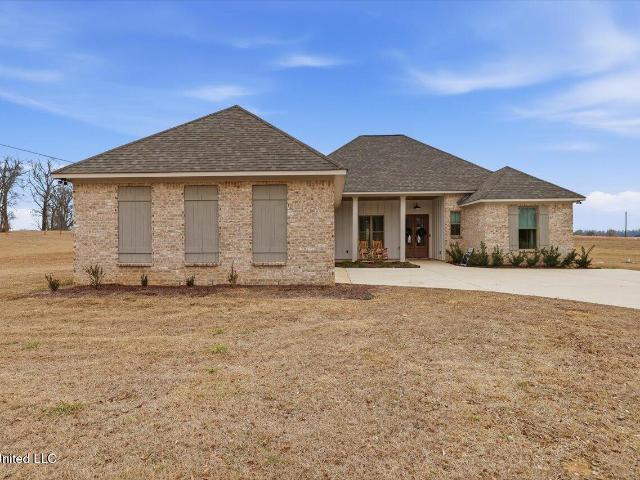 35 Village Circle