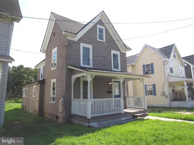 35 W Chesapeake Avenue