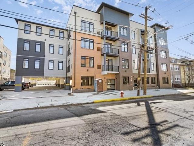 35 W Price St #310, Linden, NJ 07036